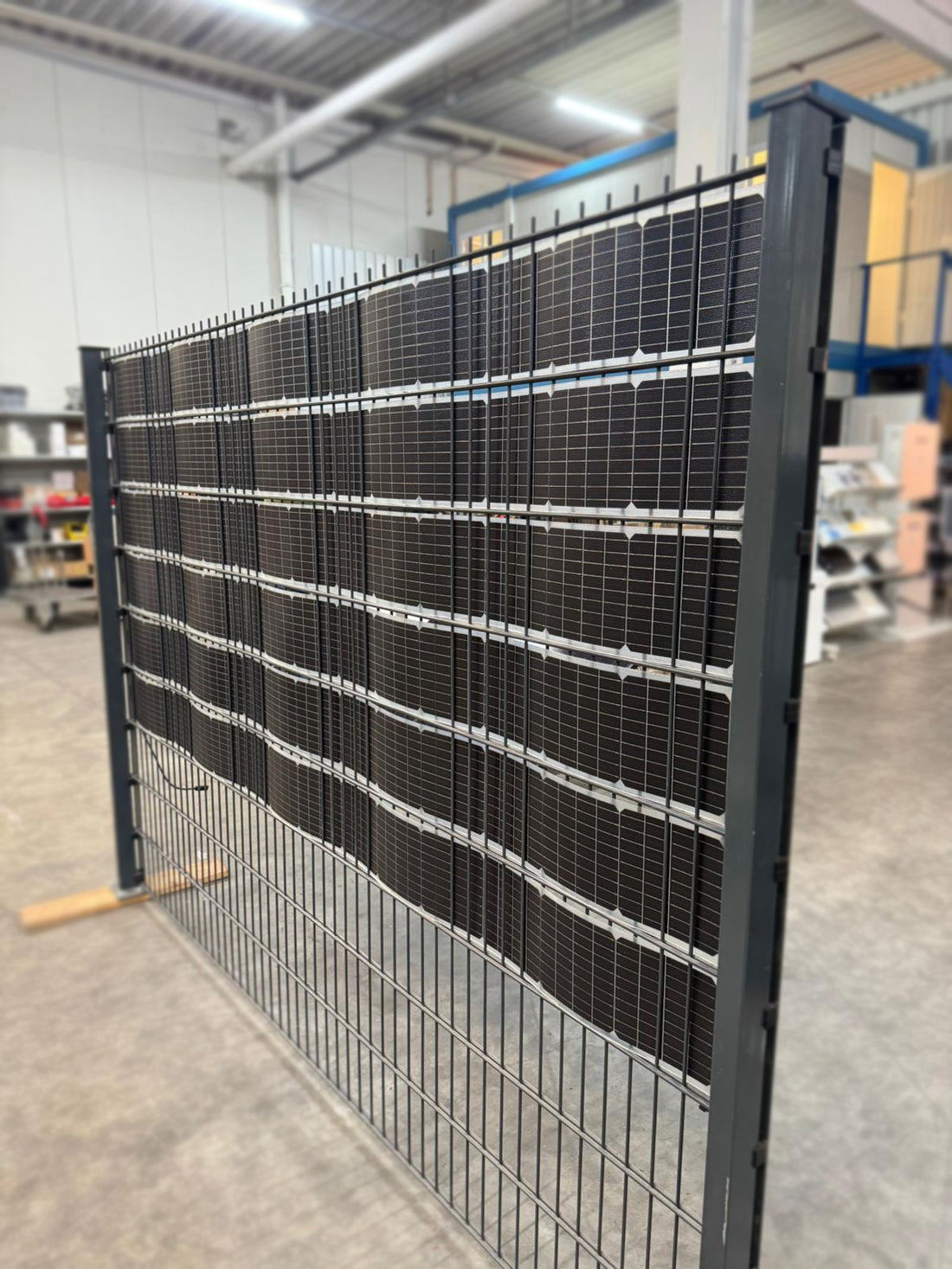 468W / 6x 2,5m Streifen SUNBOOSTER VERTICAL bifaziales, flexibles PV-M